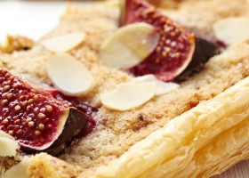 Receta Tarta de queso con almendras y chocolate sencilla | Cocina rico