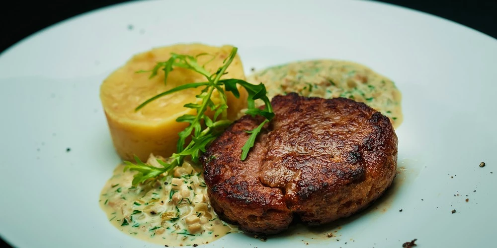 Receta Carne de ternera con puré de apio sencilla | Cocina rico